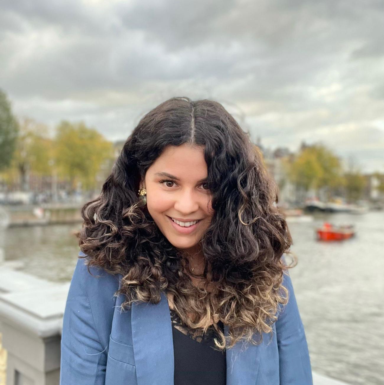 Hanane El Hadouchi (28) jonge ambtenaar van 2023